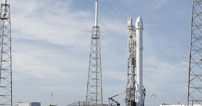 SpaceX phóng thành công vệ tinh tình báo Mỹ và đáp tên lửa Falcon 9 ...
