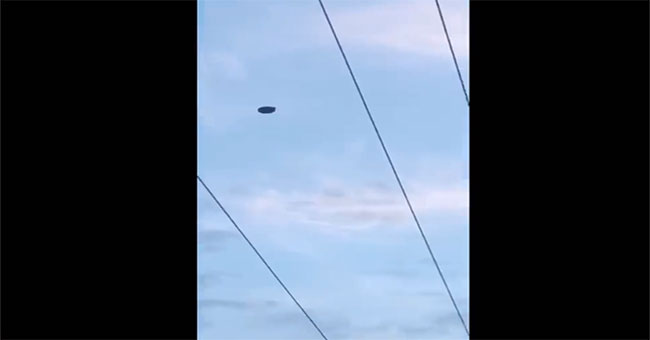 UFO bay lơ lửng gần căn cứ hải quân ở Australia - KhoaHoc.tv