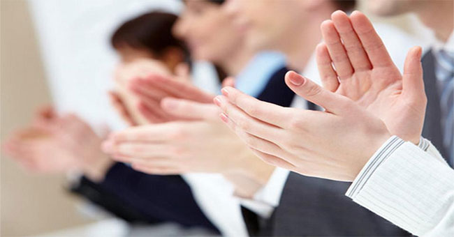 Vì sao hành khách vỗ tay khi máy bay hạ cánh? - KhoaHoc.tv