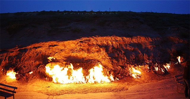Ngọn lửa "địa ngục": Cháy được 4000 năm và không hề có dấu hiệu sẽ ...
