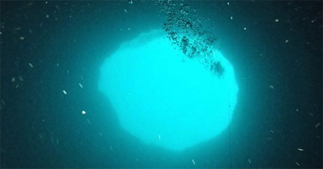 Bí ẩn những “lỗ xanh” xuất hiện ngoài khơi Florida, Mỹ - KhoaHoc.tv