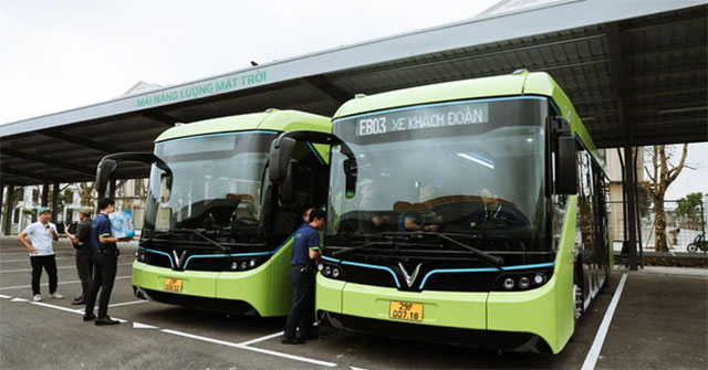 Review siêu chân thật tuyến xe buýt điện đầu tiên tại Hà Nội - KhoaHoc.tv