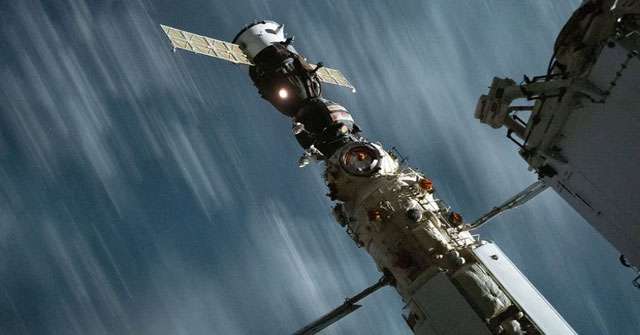 Trạm vũ trụ Quốc tế ISS tí thì "rụng" vì phi hành gia Nga vô tình gây ...