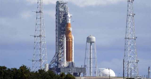 Tên lửa Mặt trăng của NASA vượt qua thử nghiệm nhiên liệu - KhoaHoc.tv