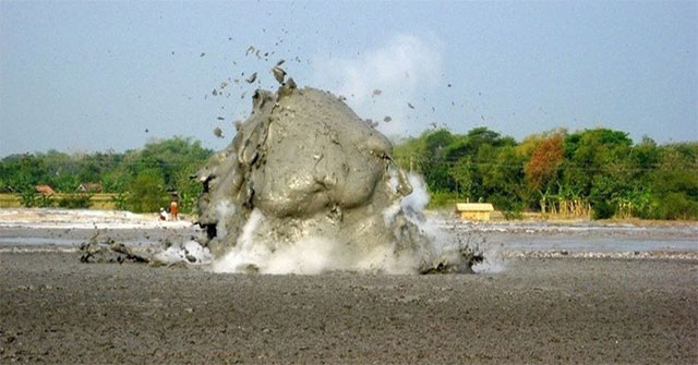Núi lửa bùn ở Indonesia - Thảm họa thiên nhiên tàn khốc đến từ cả sức ...