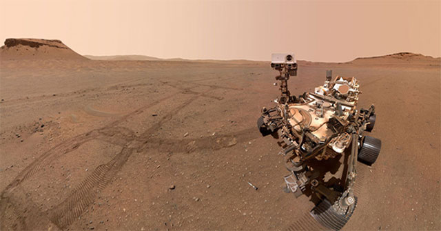 Robot NASA chụp selfie với kho mẫu vật ngoài hành tinh - KhoaHoc.tv