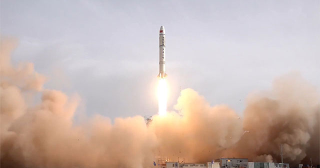 Tên lửa đầu tiên trên thế giới dùng nhiên liệu từ than đá - KhoaHoc.tv