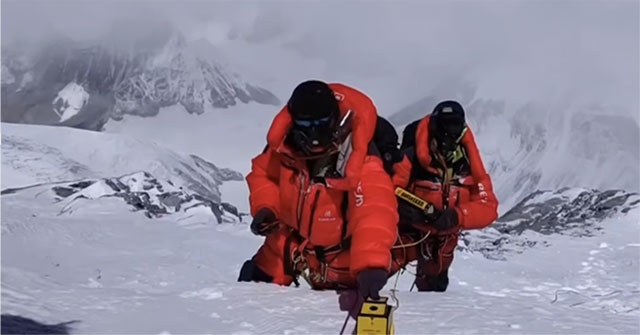 Độ sâu thực sự của lớp tuyết dày trên đỉnh Everest là bao nhiêu? - KhoaHoc.tv