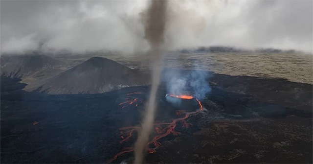 Núi lửa trẻ nhất Iceland phun ra lốc xoáy - KhoaHoc.tv