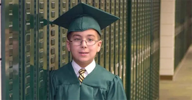 Thần đồng 12 tuổi tốt nghiệp đại học, chứng minh Albert Einstein "sai ...