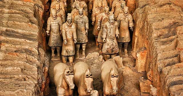 Video: Quá trình lấy lại màu sắc cho đội quân đất nung bất tử - KhoaHoc.tv